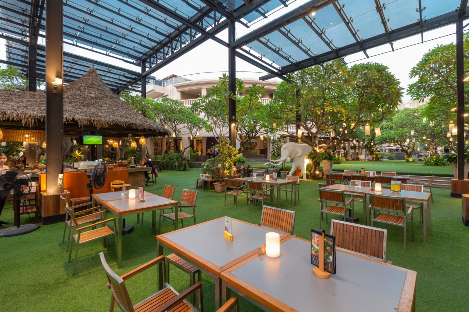 Fresh seafood Patong Beach | Dining Baan Laimai Beach Resort & Spa